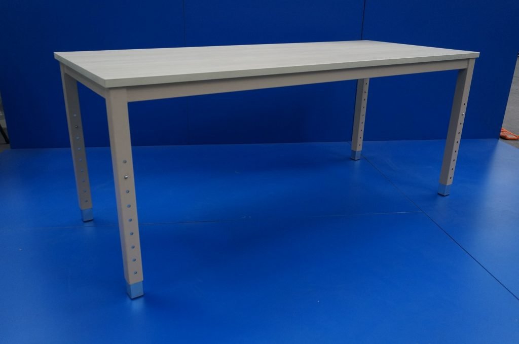 TECHNICIAN 4 LEG HEIGHT ADJUSTABLE DESK - State Furniture